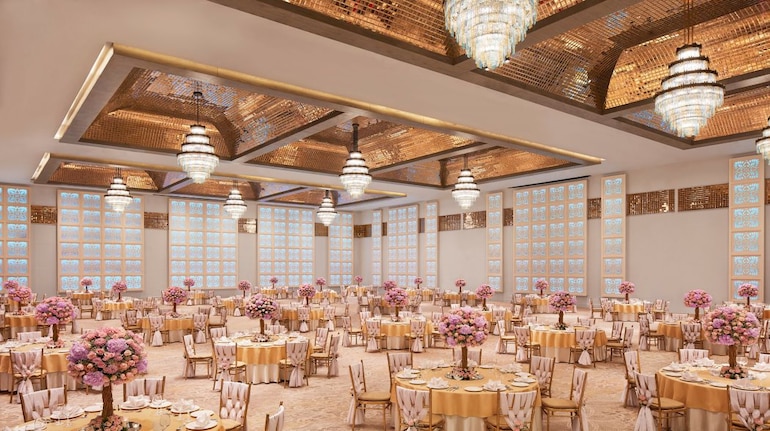 Trump reportedly eyes naming White House ballroom after himself | Who's ...