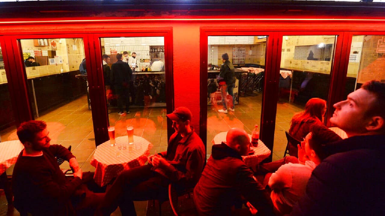 COVID-19 | Masks off, Poles cheer reopening of bars and restaurants ...