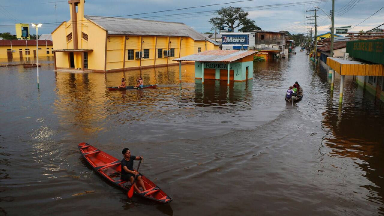 'Amazon Venice' scrambles to stay above floods | Moneycontrol News