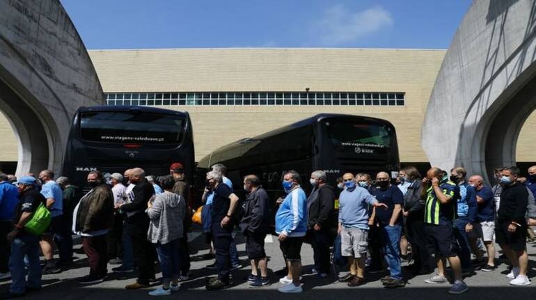Champions League final: Soccer fans party in Porto ahead of Chelsea ...