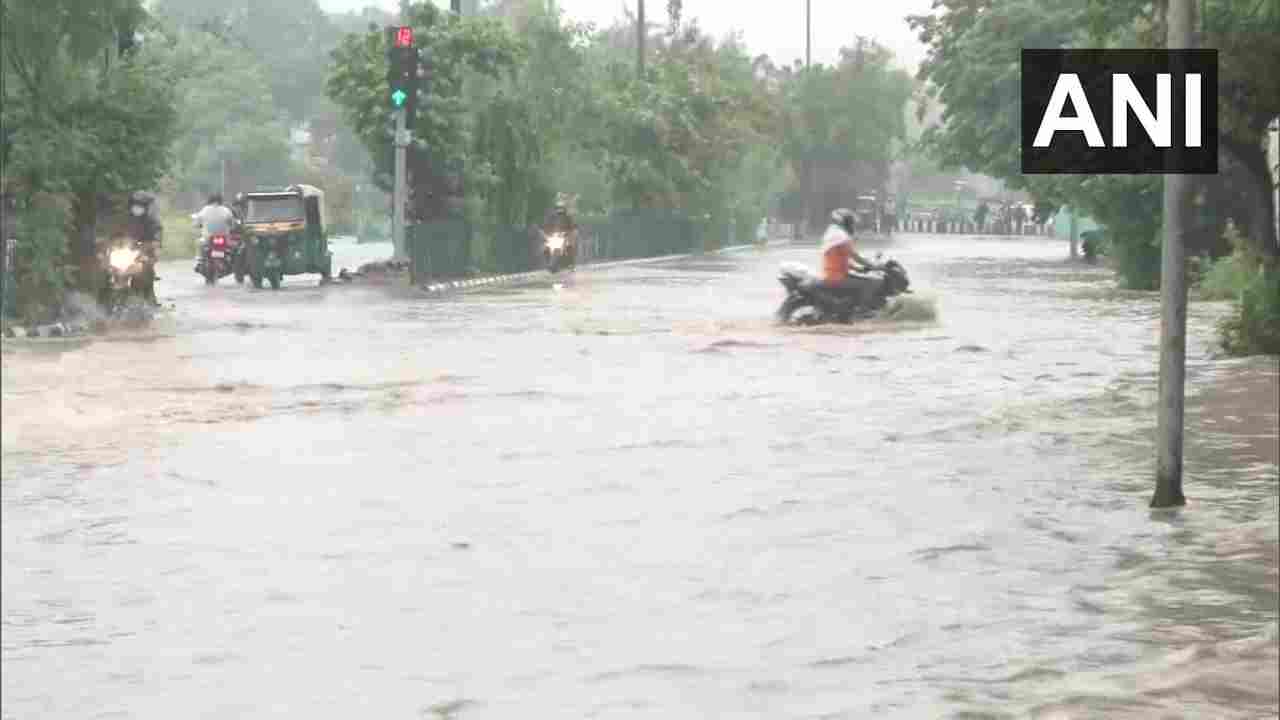 In Pics | Heavy rains in Delhi, waterlogging in many areas ...