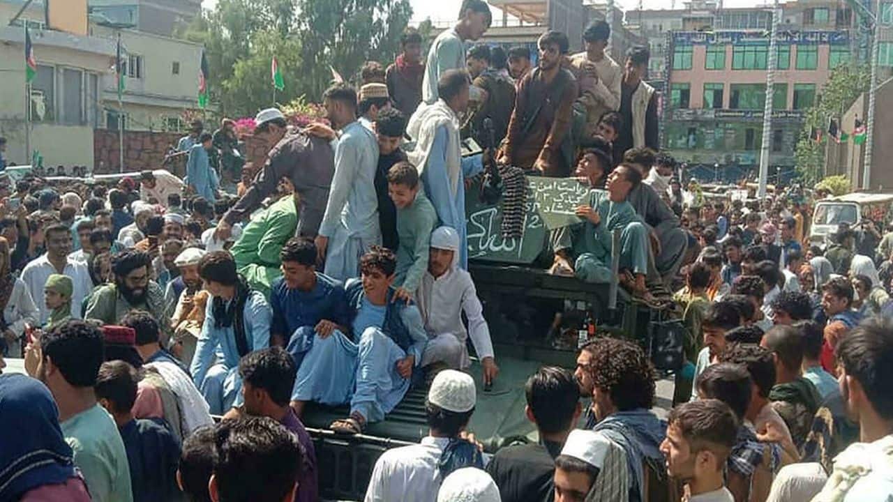 In Pics| Chaos in Kabul as Taliban set to rule Afghanistan after 20 years