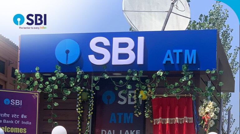 SBI now has a floating ATM at Dal Lake in Srinagar