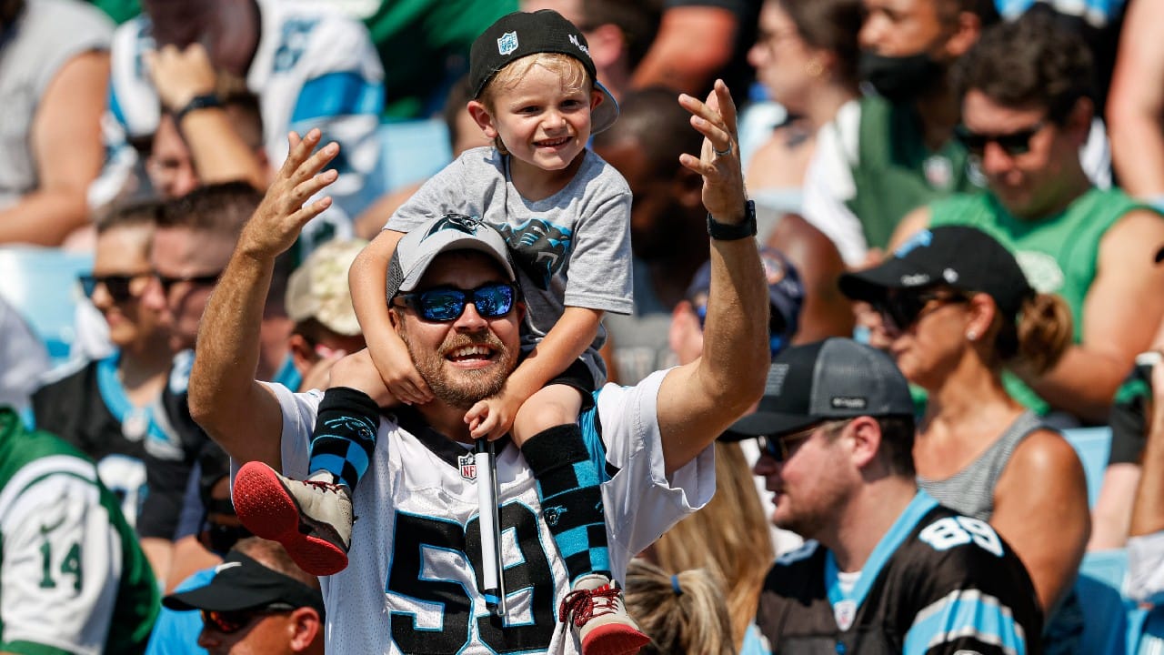 In Pics | Football fans fill stadiums as NFL season opens