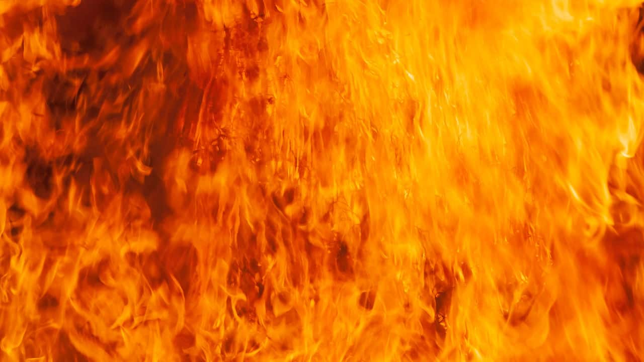 Mumbai: Fire breaks out in 24-storey building in Dahisar, 1 dead, 18 ...