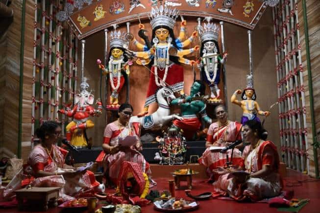 Durga Puja begins: A look at celebrations on first day | Moneycontrol News