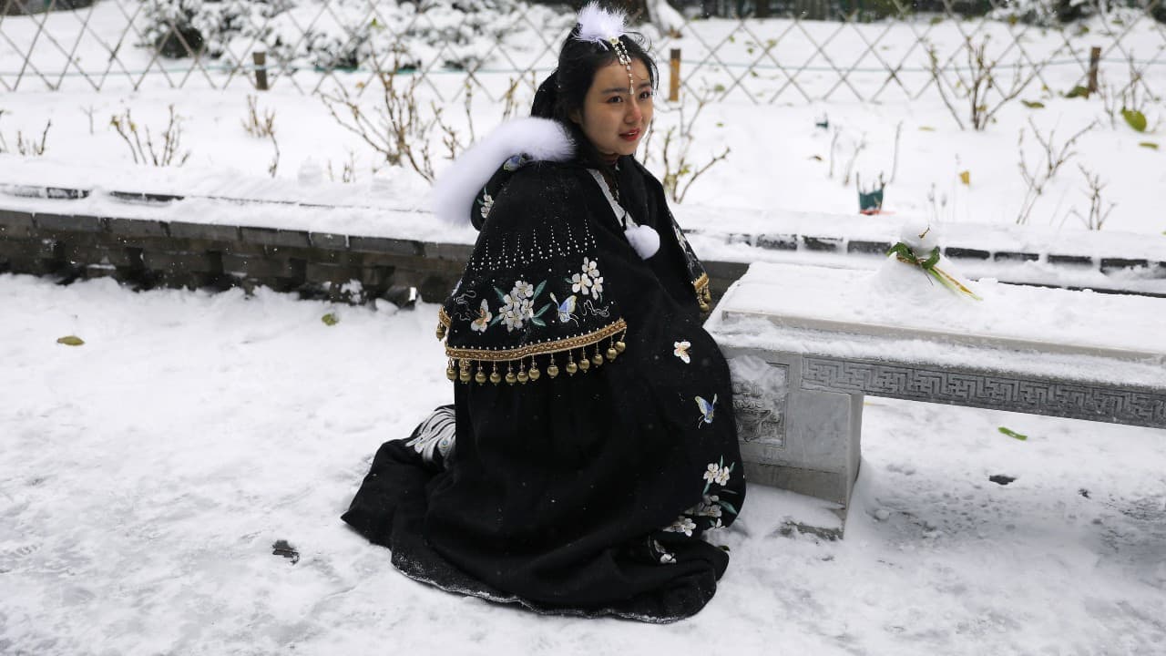 Winter is here, early snowstorm blankets China’s capital