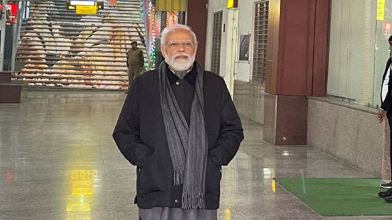 In Pics | Prime Minister Narendra Modi's mid-night inspection of ...