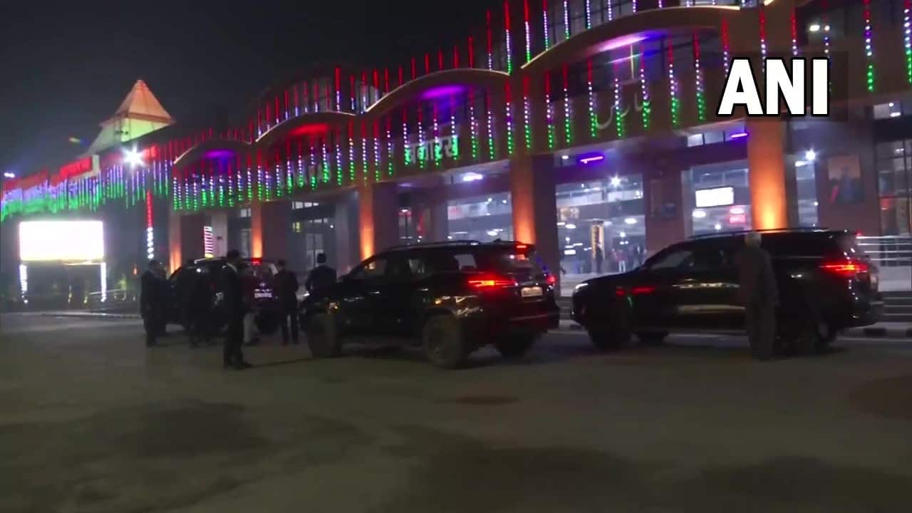 In Pics | Prime Minister Narendra Modi's mid-night inspection of ...