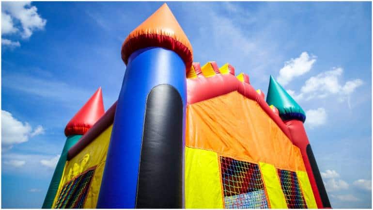5 children killed as bouncy castle, blown away into sky, throws them ...