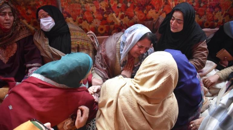 Hyderpora Srinagar ‘gunfight’: Three weeks on, families of those killed ...