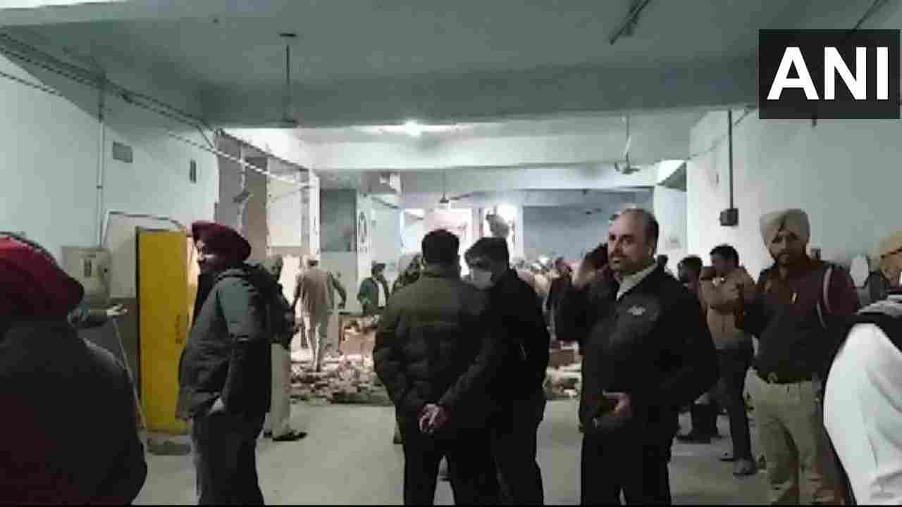Huge Police Deployment Counters Indian Farmers Protests