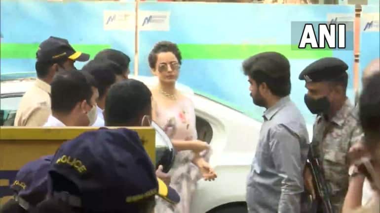 Kangana Ranaut appears before Mumbai Police in case related to social ...