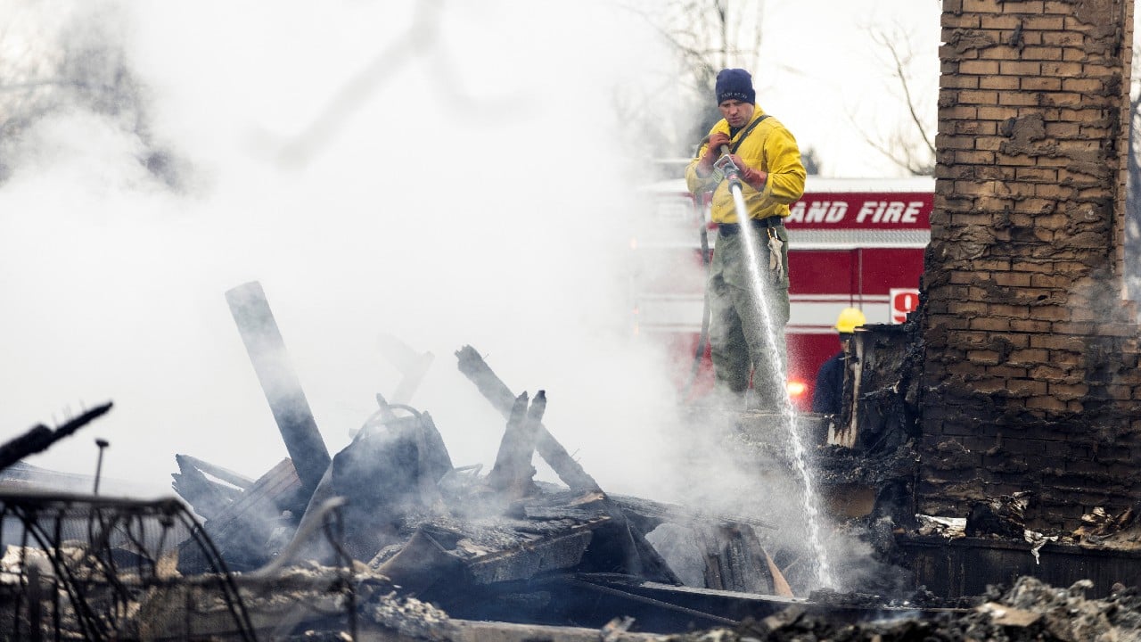 Urban wildfire destroys over 1,000 homes in Colorado