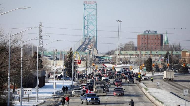 Border crossings closed after vehicle explosion on bridge connecting ...