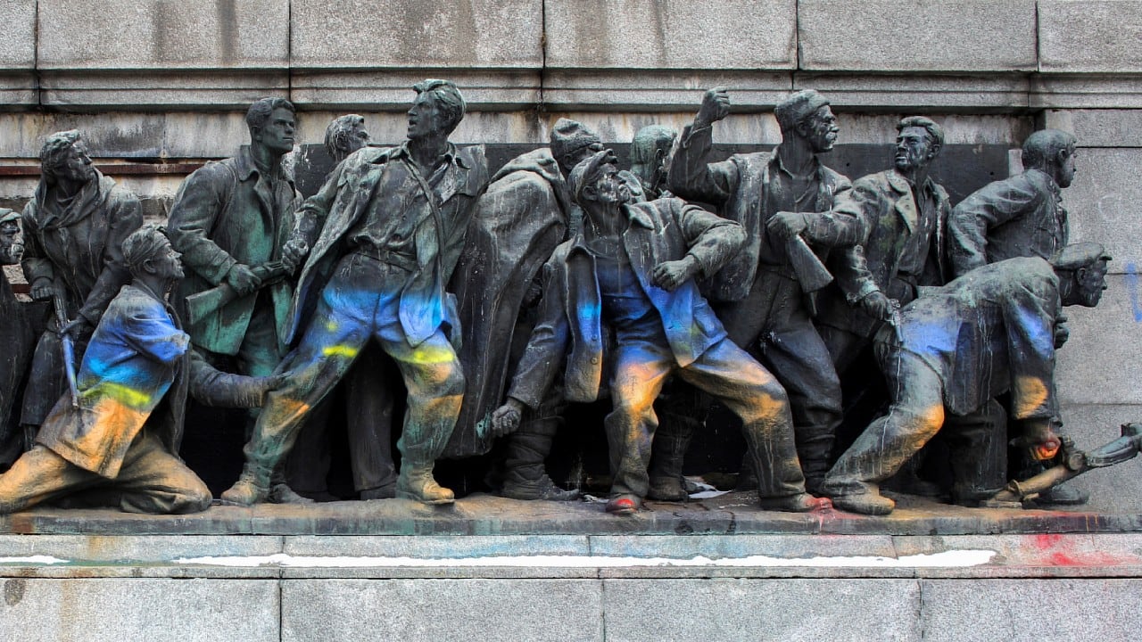 Russia-Ukraine Conflict | Art in support of Ukraine | Moneycontrol News
