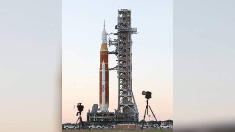 NASA's mega-moon rocket ready for liftoff on eve of debut Artemis mission