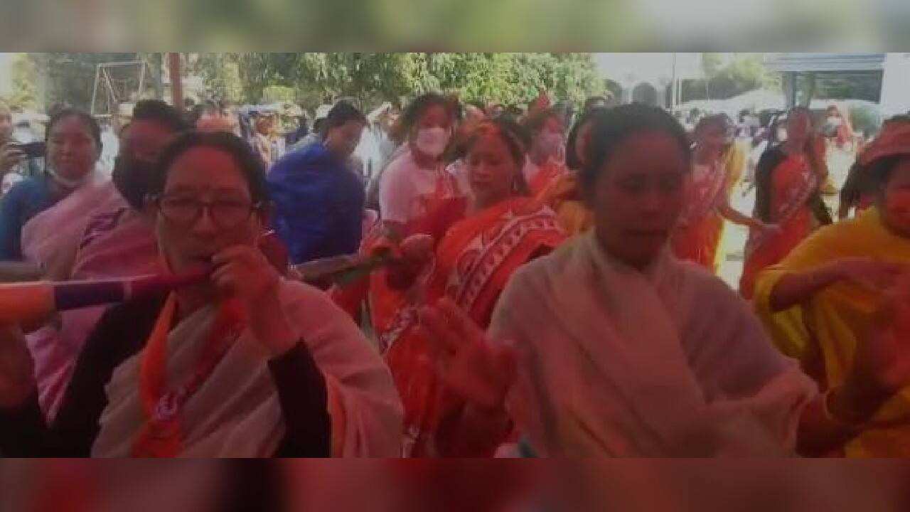 Manipur Assembly Elections 2022 | Women perform traditional dance to ...
