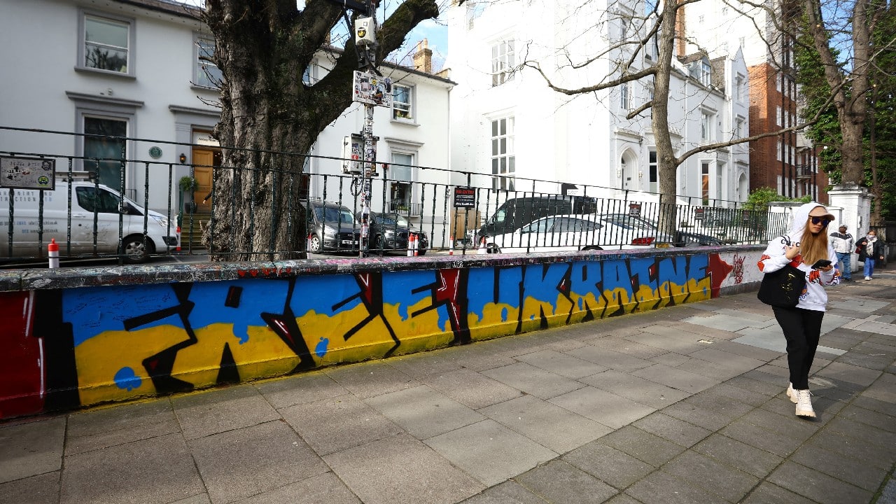 Russia-Ukraine Conflict | Art in support of Ukraine | Moneycontrol News