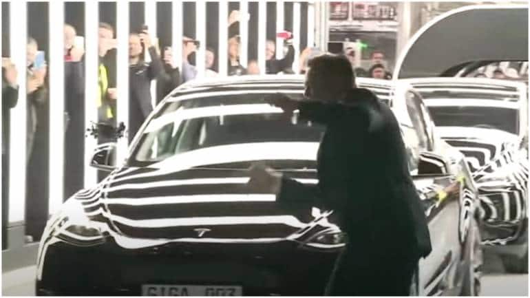 Watch: Elon Musk's dance, German speech at Tesla factory launch lights ...