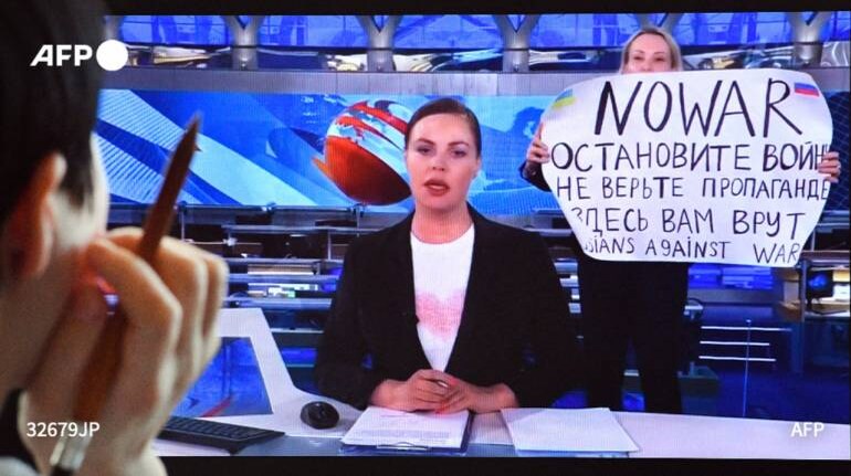 Russia-Ukraine Conflict: Russian TV protester Marina Ovsyannikova on ...