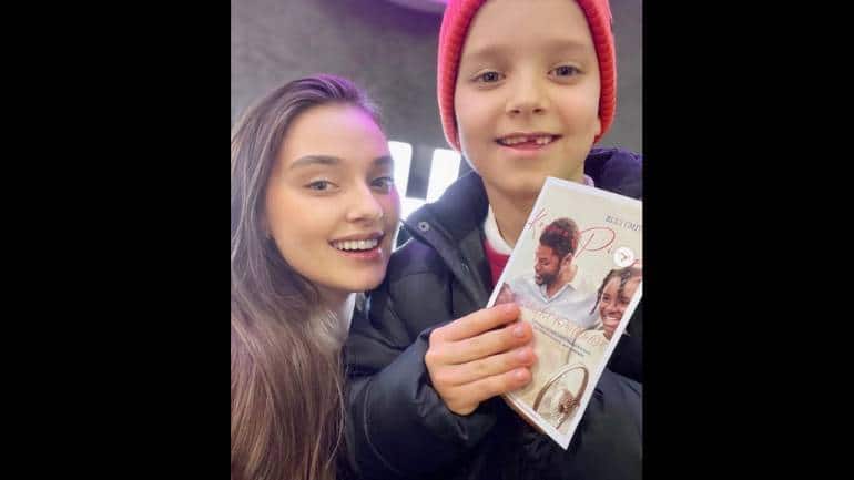 Former Miss Ukraine describes escape from Kyiv with son, asks for aid