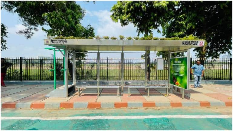 Video: For Mumbai’s new 'world-class' bus stops with exercise bars ...