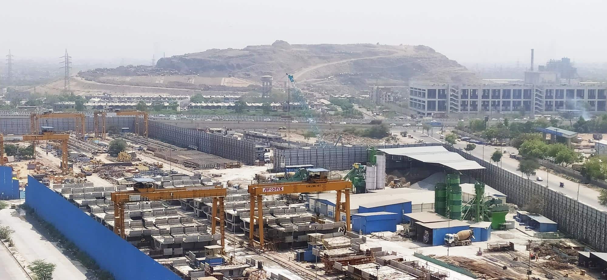 Moneycontrol Area Watch | Ghazipur landfill is a nightmare for Seemant ...