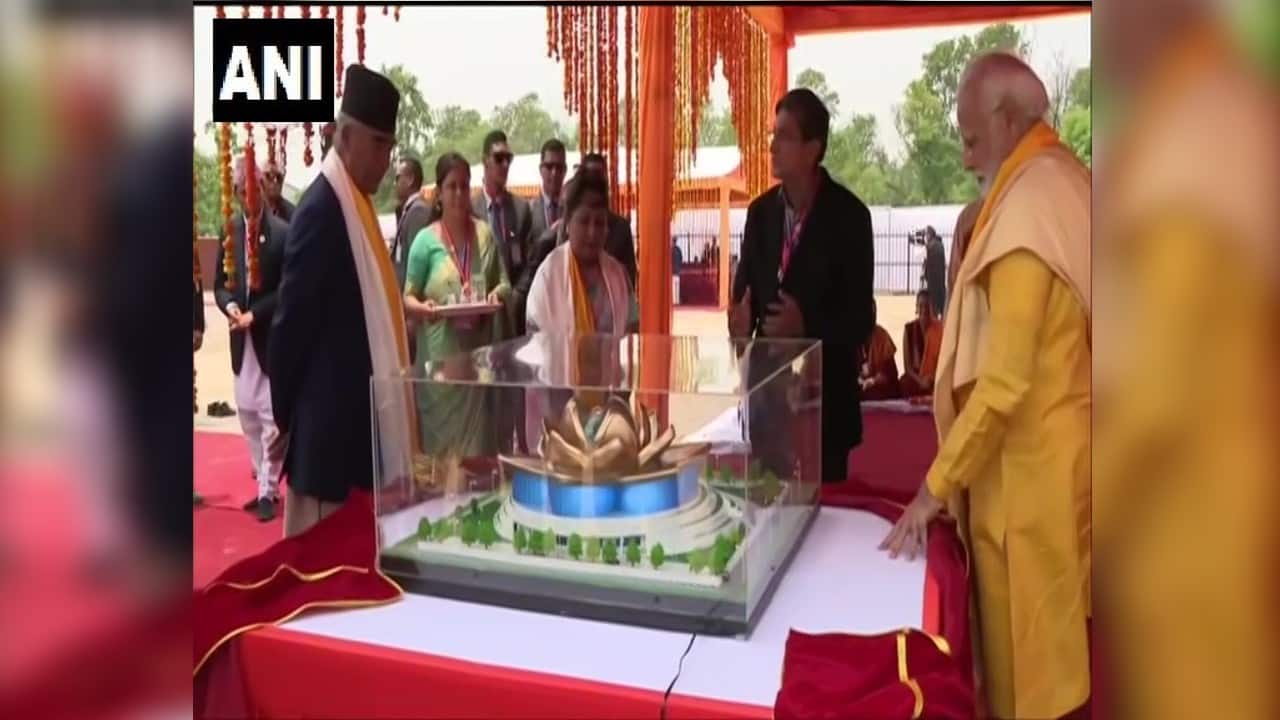 Modi Nepal Visit | PM offers prayers at Maya Devi Temple, lays ...