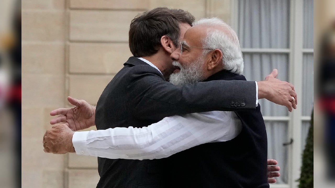 In Pics | PM Modi meets French President Emmanuel Macron in Paris ...