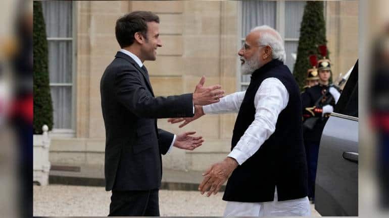 In Pics | PM Modi meets French President Emmanuel Macron in Paris ...