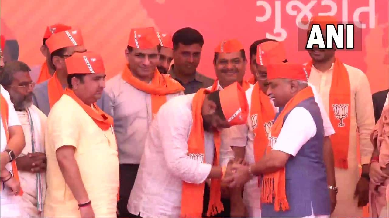 In Pics | Hardik Patel joins BJP ahead of Gujarat elections