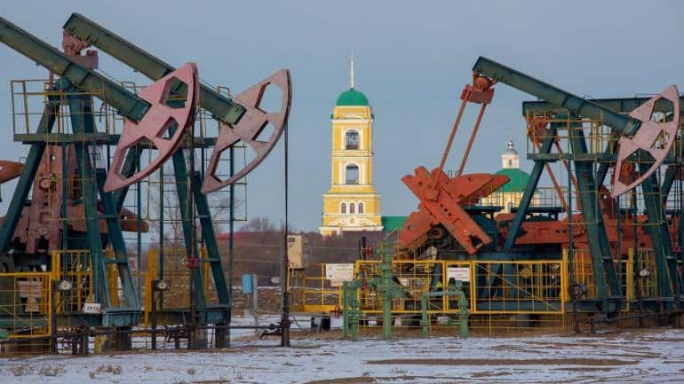 How much extra oil can Saudi Arabia pump?