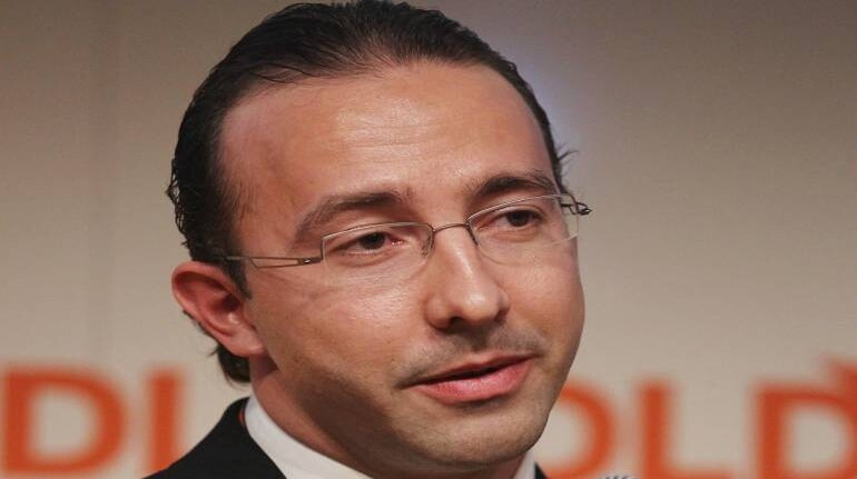 Elon Musk’s Twitter bid leans on financier linked to Russian tycoon