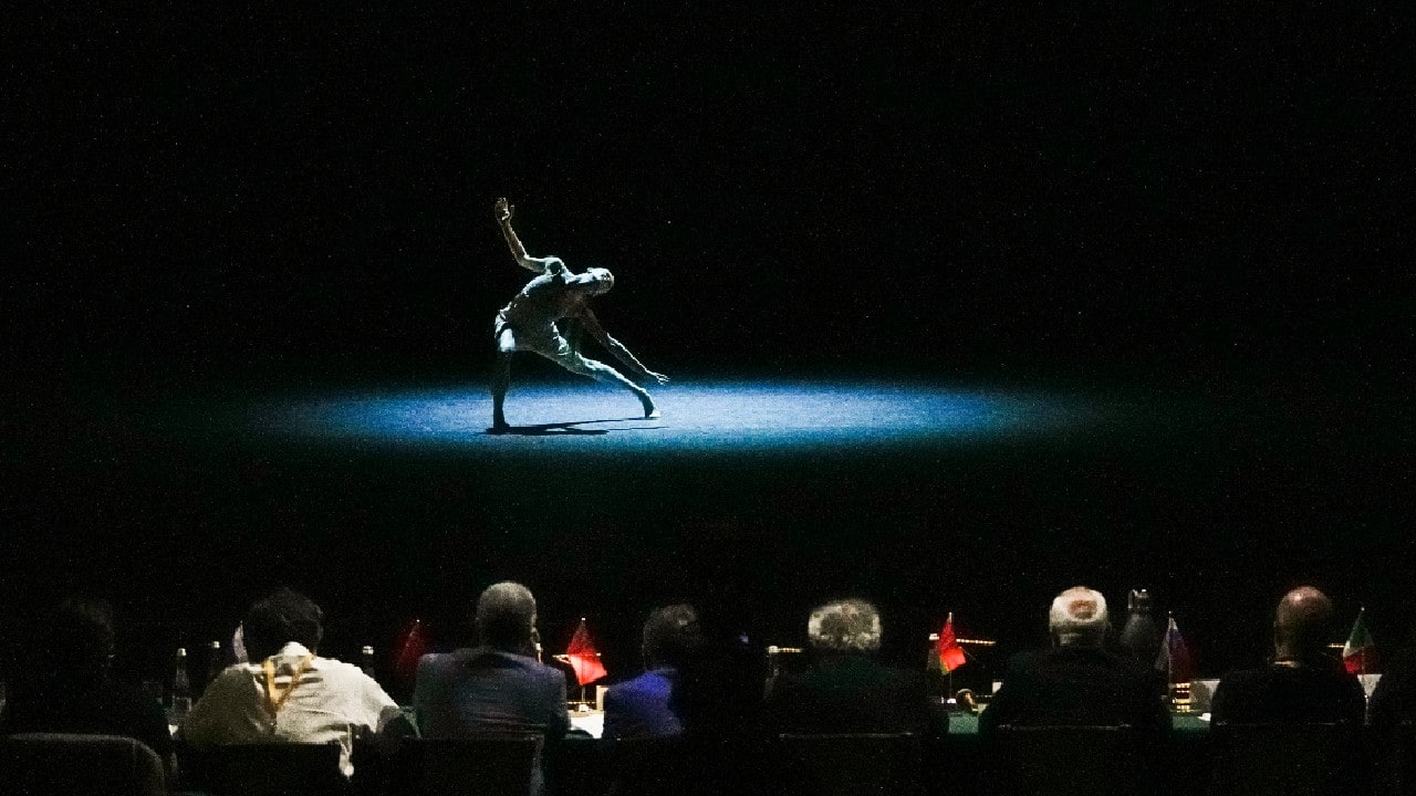 Ballet competitors soar in Moscow at Bolshoi