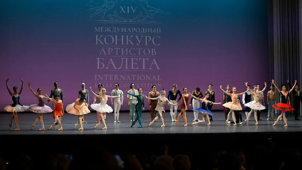 Ballet competitors soar in Moscow at Bolshoi