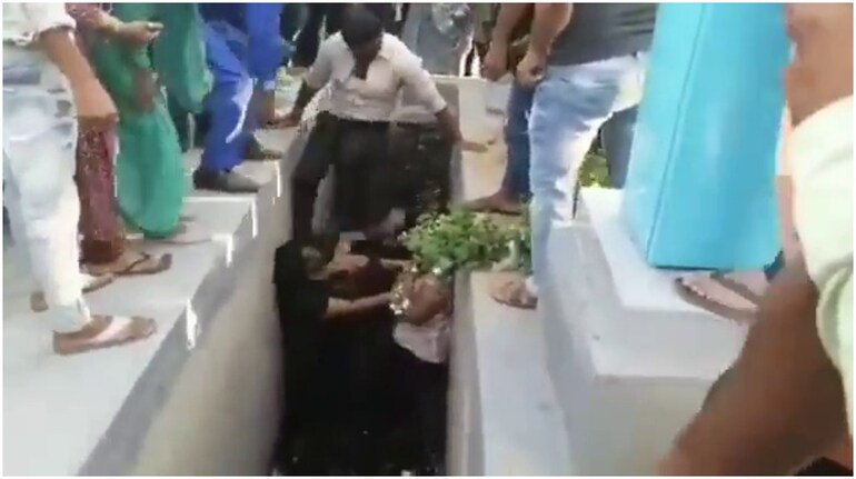 Viral video: Sisters-in-law throw punches, fall into drain while ...