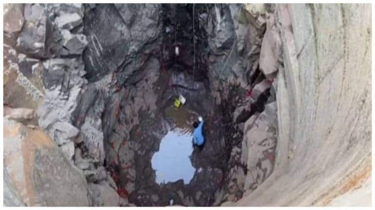 Video: Maharashtra villagers walk 3 km, climb down dry wells to fetch ...