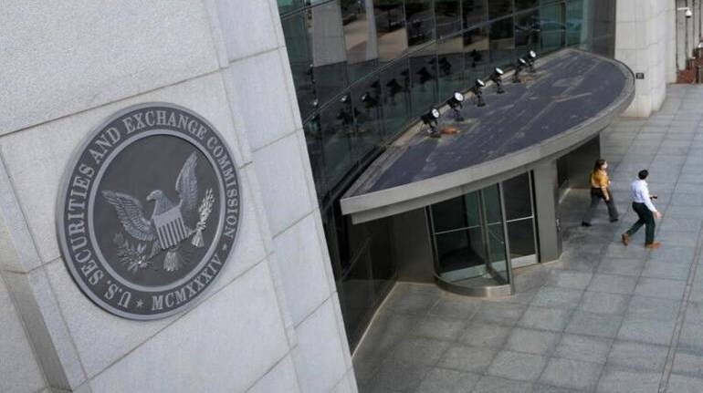 U.S. SEC sends letter to Musk over tweets on $44 billion Twitter deal