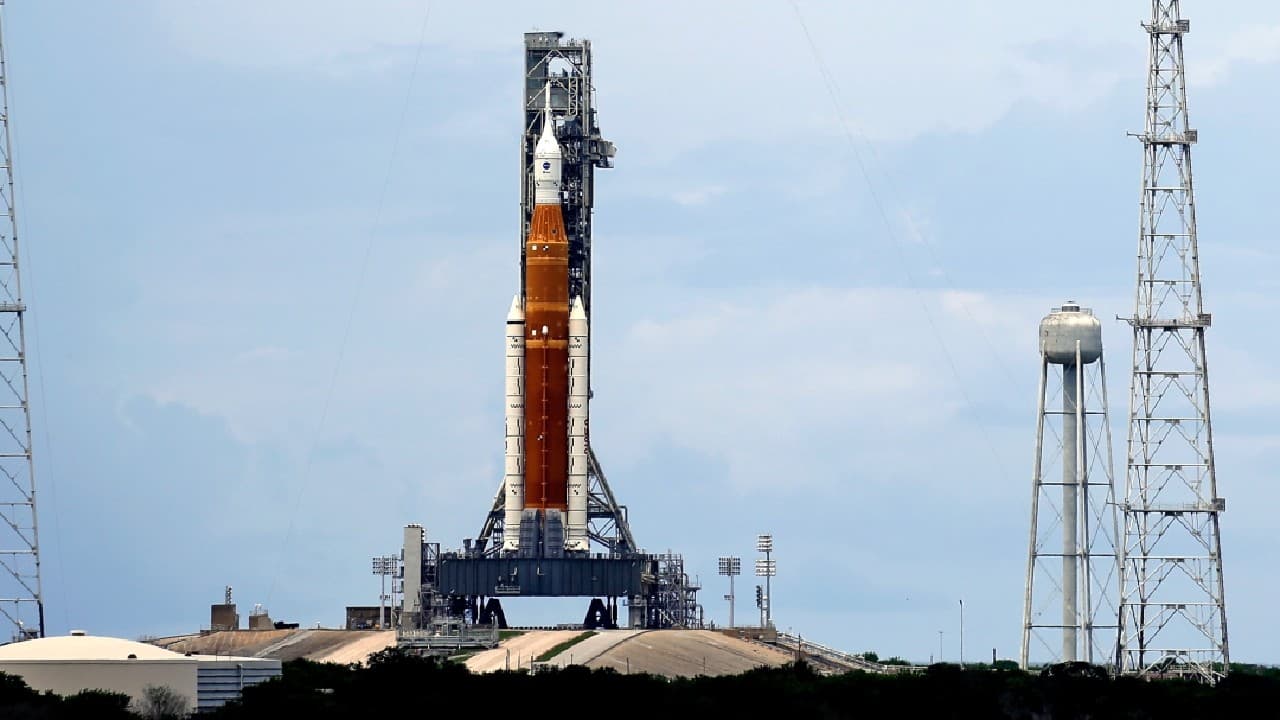 Back to the moon, NASA fuels rocket for liftoff for first test flight ...