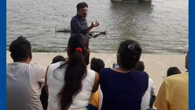 IAS officer quits job to teach underprivileged UPSC aspirants | Video