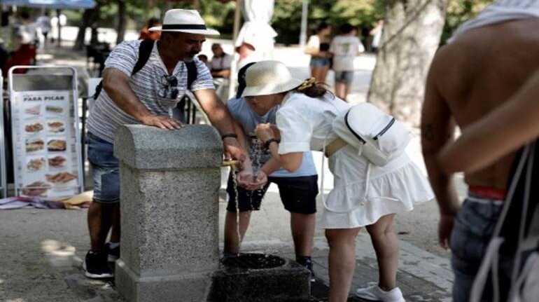 In Spain, ACs cannot be set below 27 degrees Celsius now