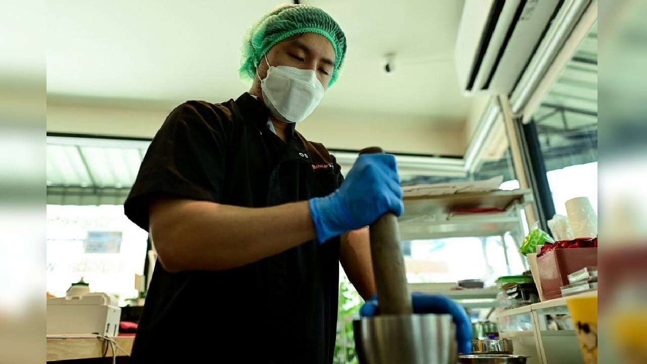 Bug Burgers In Pics | Thai pop-up wins fans with crunchless cricket ...