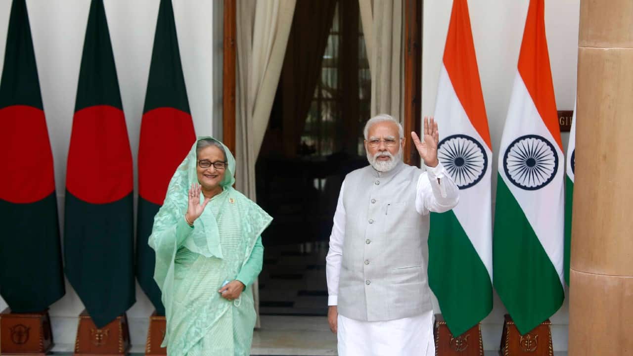 Pm Narendra Modi Meets Bangladesh Pm Sheikh Hasina At Hyderabad House