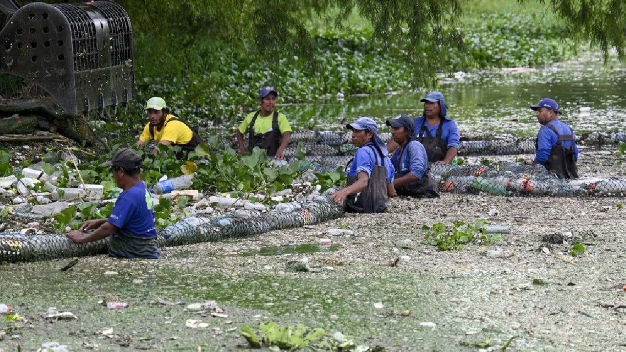 Plastic garbage covers Central American rivers, lakes and beaches