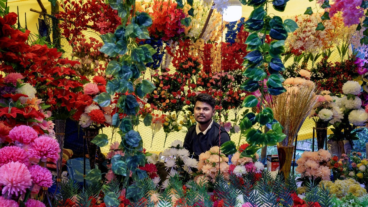 In Pics | At roving fairs, sellers keep bartering tradition