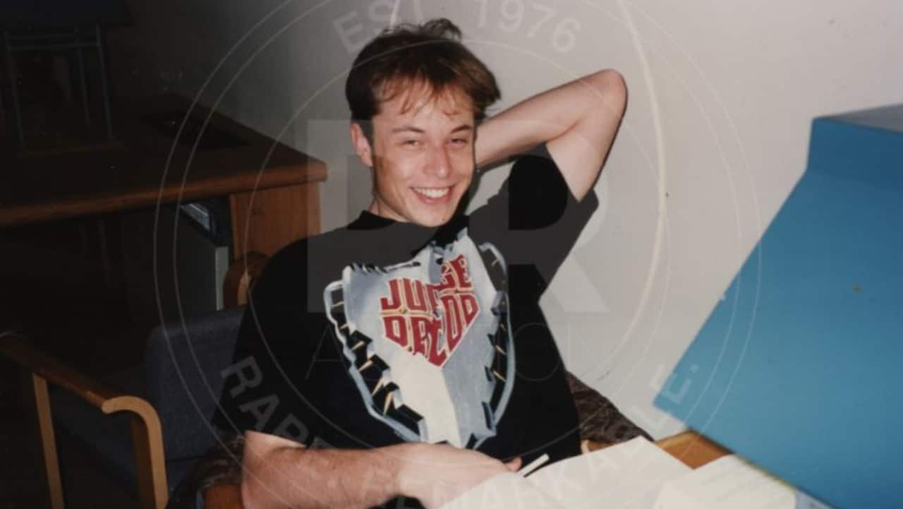 Elon Musk's previously unseen pics are being auctioned by his college ...