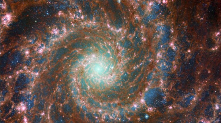 Striking photos of Phantom Galaxy unveiled by NASA