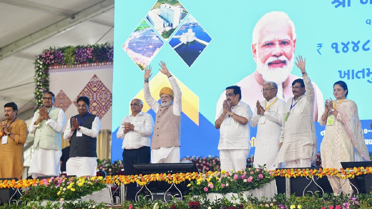 Modi Gujarat Visit: PM lays foundation stone for various development ...