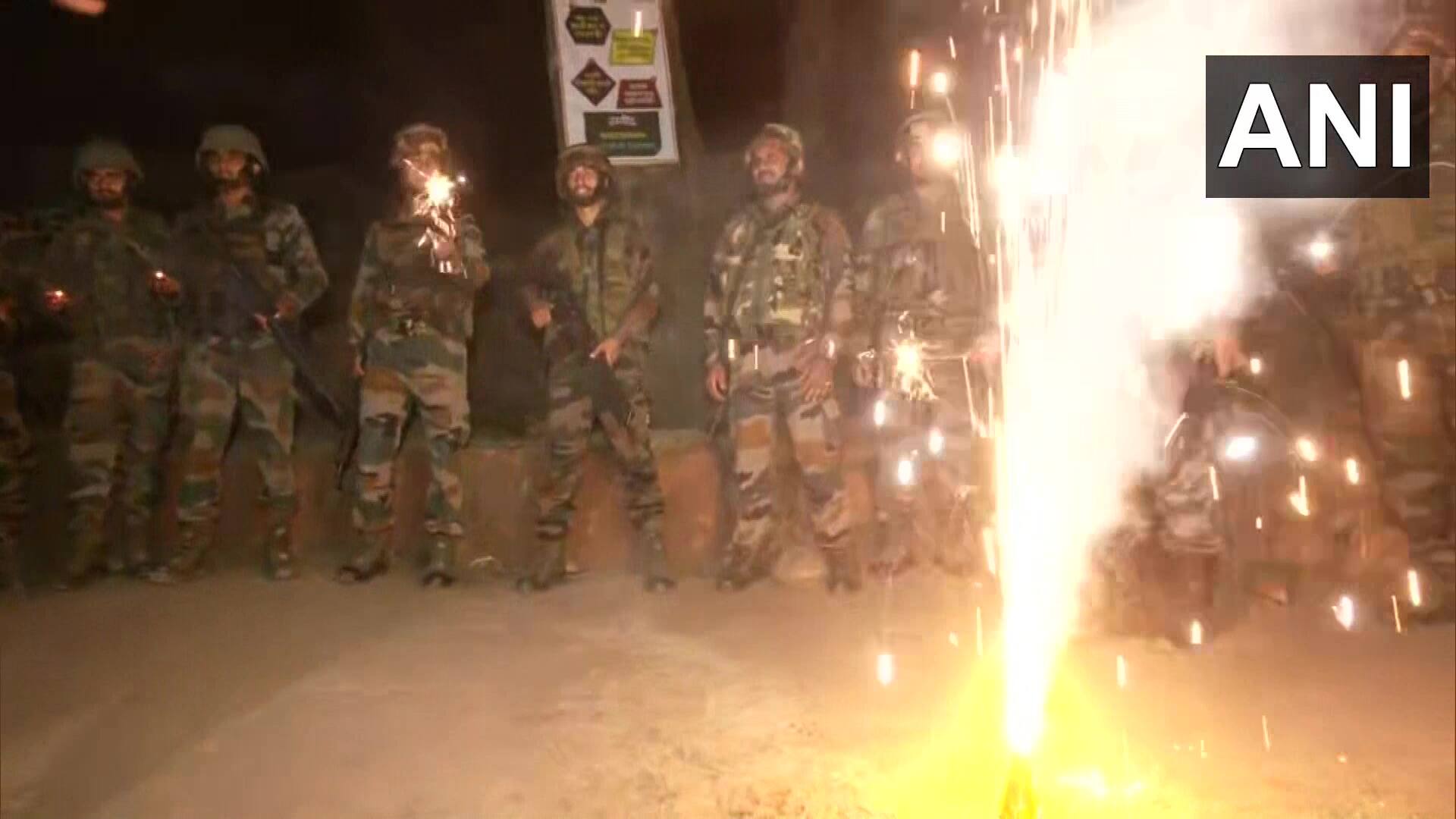 Poonch, J&K, Akhnoor | Indian Army celebrates Diwali on borders ...